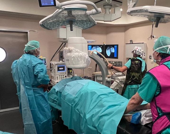 Tratamiento de hernia de disco cervical con Discogel realizado por el ...